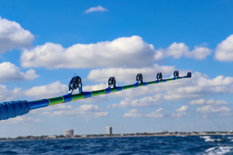 Custom Painted Mahi 6′ 60-130# Trolling Rod w/ Winthrop Rollers ...